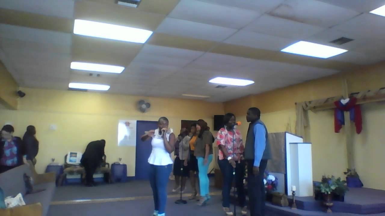 Praise and Worship at The OutPour Church - YouTube