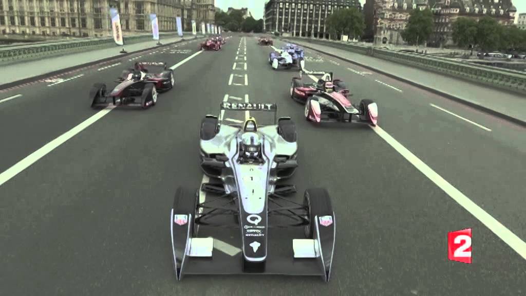 Les Formule 1 électriques dévoilées à Londres - YouTube