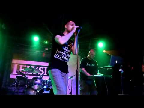 De/vision - Plastic Heart (Live in Austin, TX)