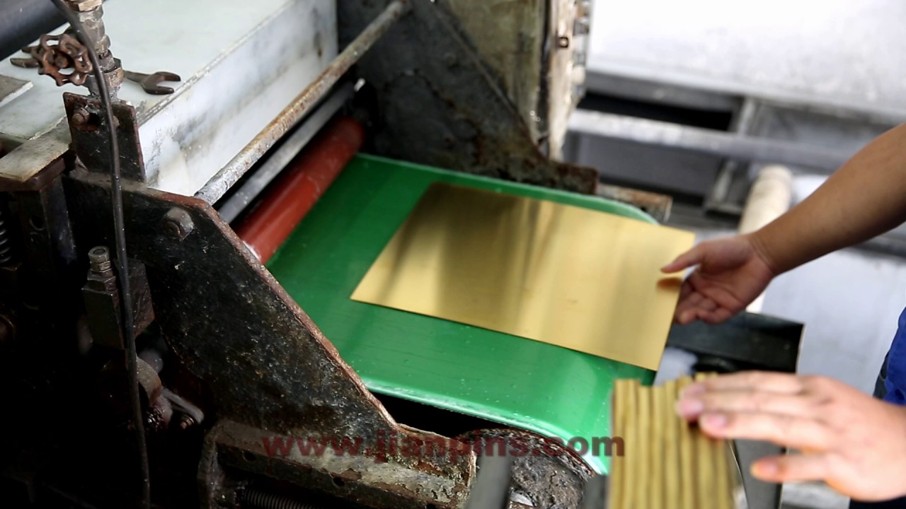 Clean dust and brush metal plate before offset or silk printing. - YouTube