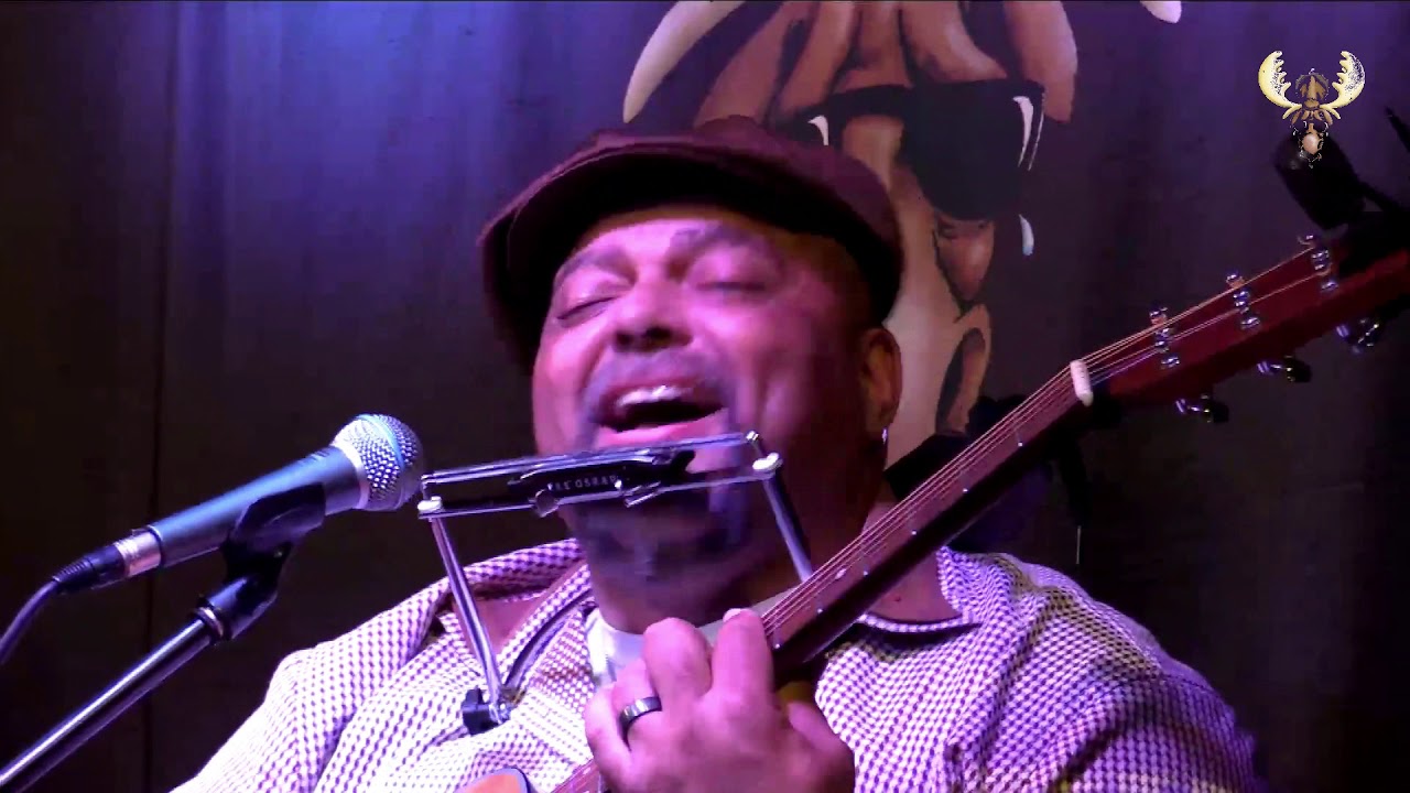 Kevin Burt- Come on see about me - Live for bluesmoose radio - YouTube