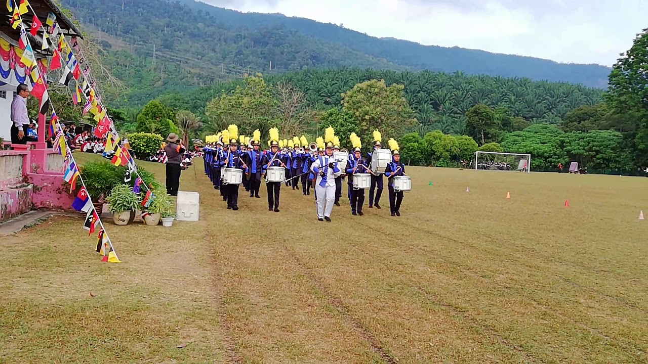 PERARAKAN MASUK SEMPENA HARI SUKAN SMK GURUN - YouTube
