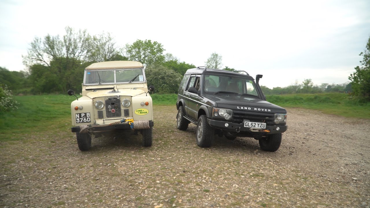 Land Rover Series 2 VS Discovery 2 V8 | 4K - YouTube