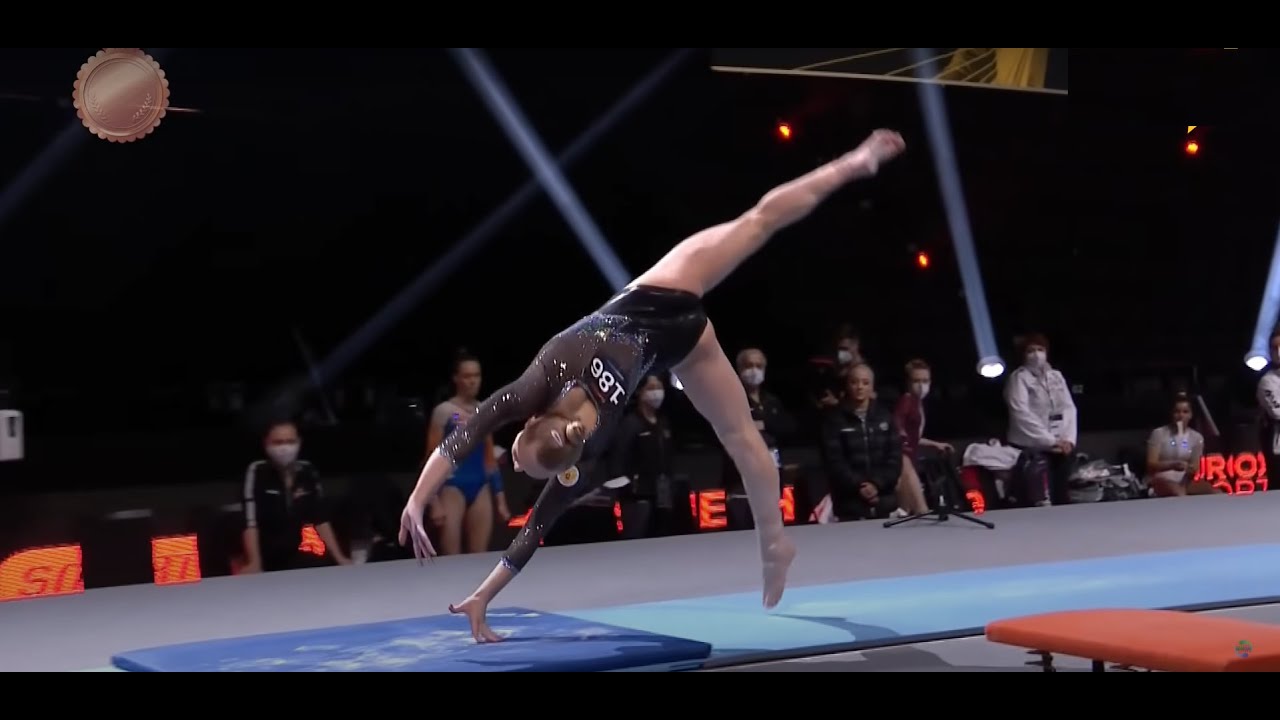 BEST ARTISTIC GYMNASTICS AMAZING MOMENTS OF WOMEN GYMNASTICS - YouTube