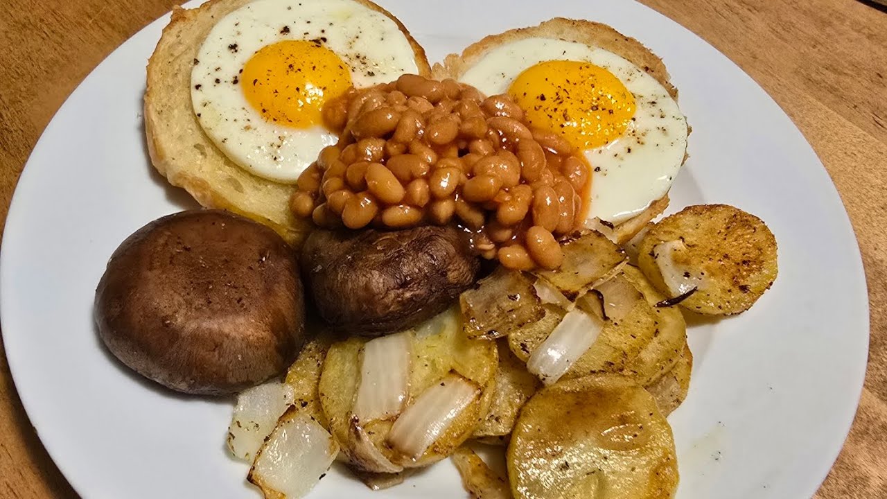 First Breakfast back in the kitchen in Canada 🇨🇦 - YouTube