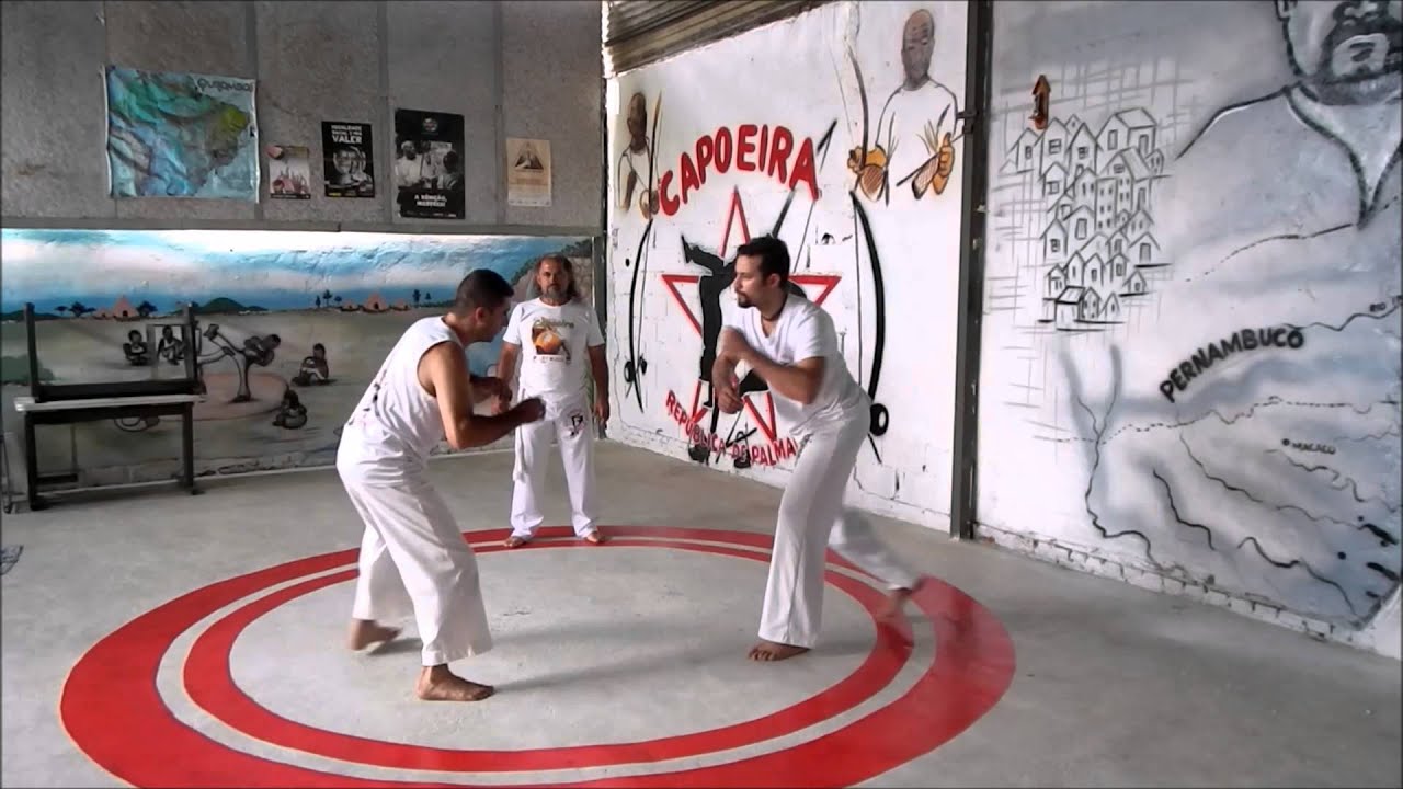 Sequência de golpes de capoeira utilizando martelo (Parte 1/7 ...