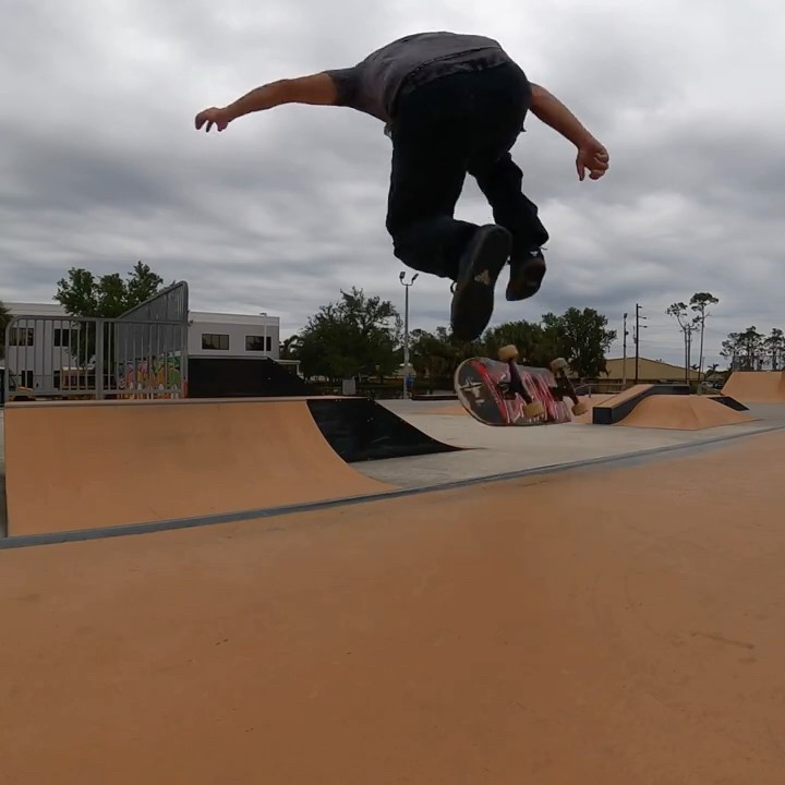 Nollie flip pivot. #skateboarding - YouTube