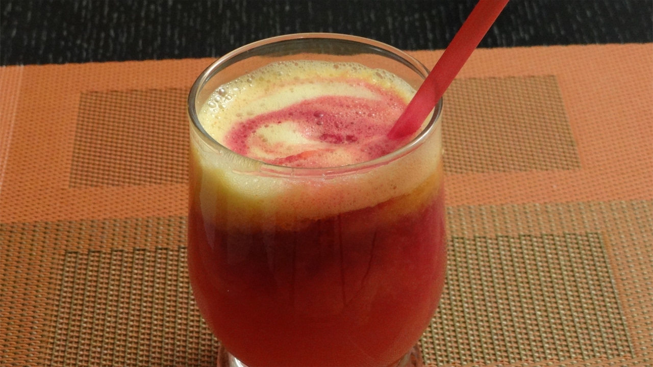 Chilly Marble Juice in a Cold Press Juicer - YouTube