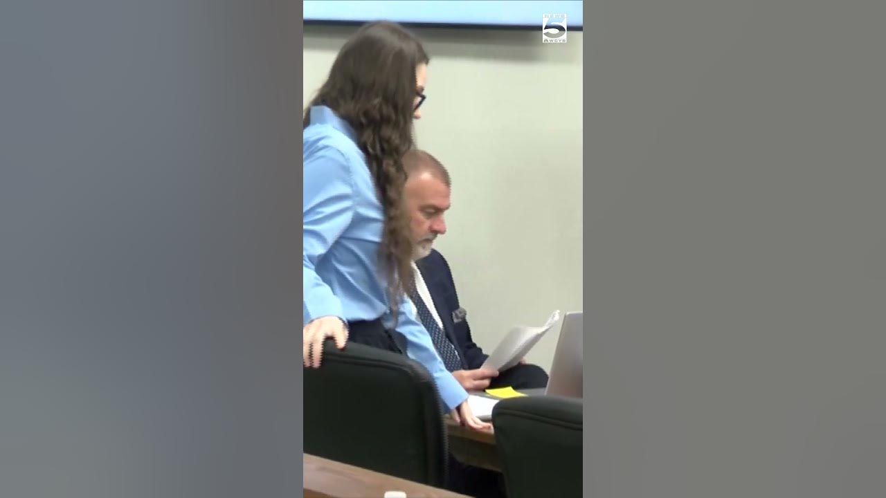 Megan Boswell enters courtroom for day 6 of her murder trial - YouTube
