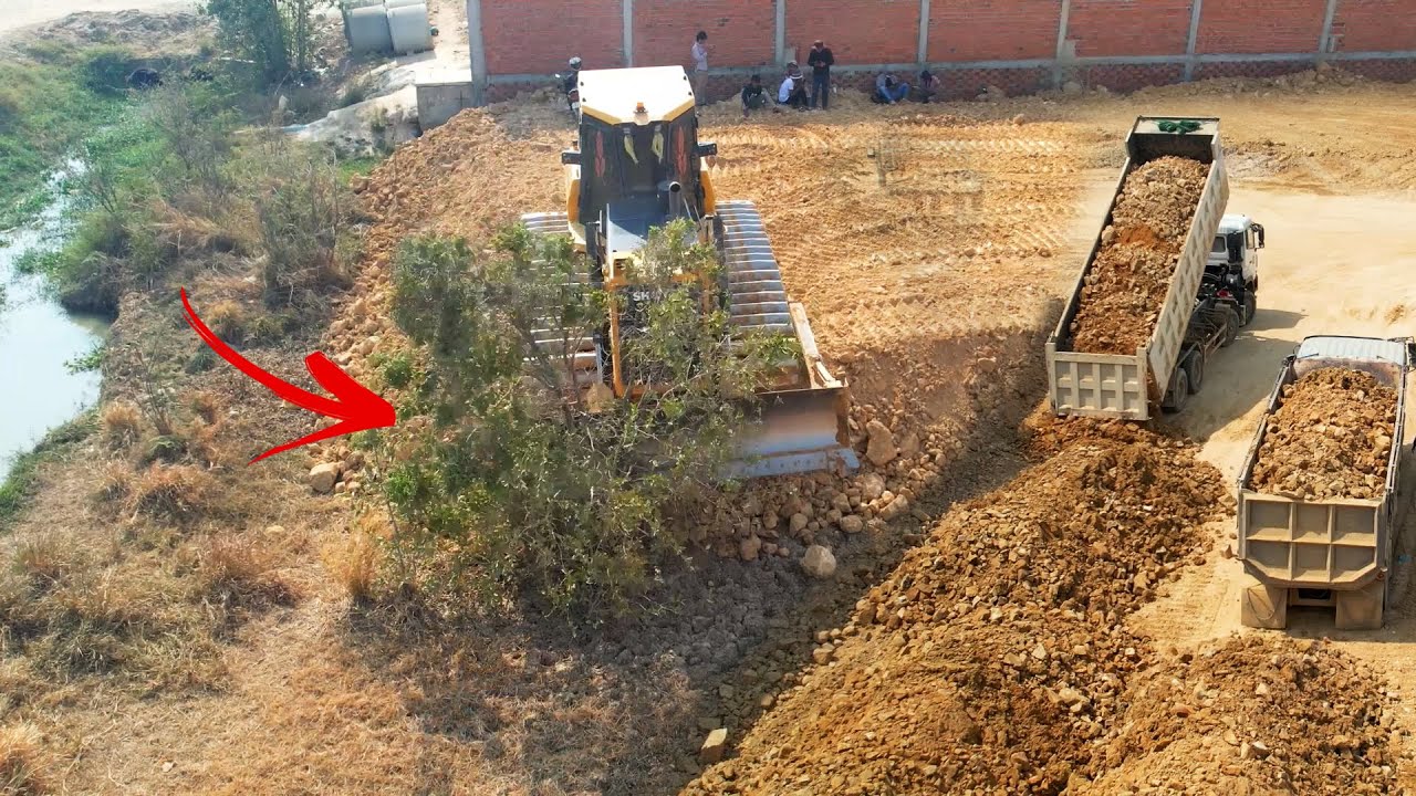 Showing Techniques Processing New Road Building, Dump Trucks & Dozers ...