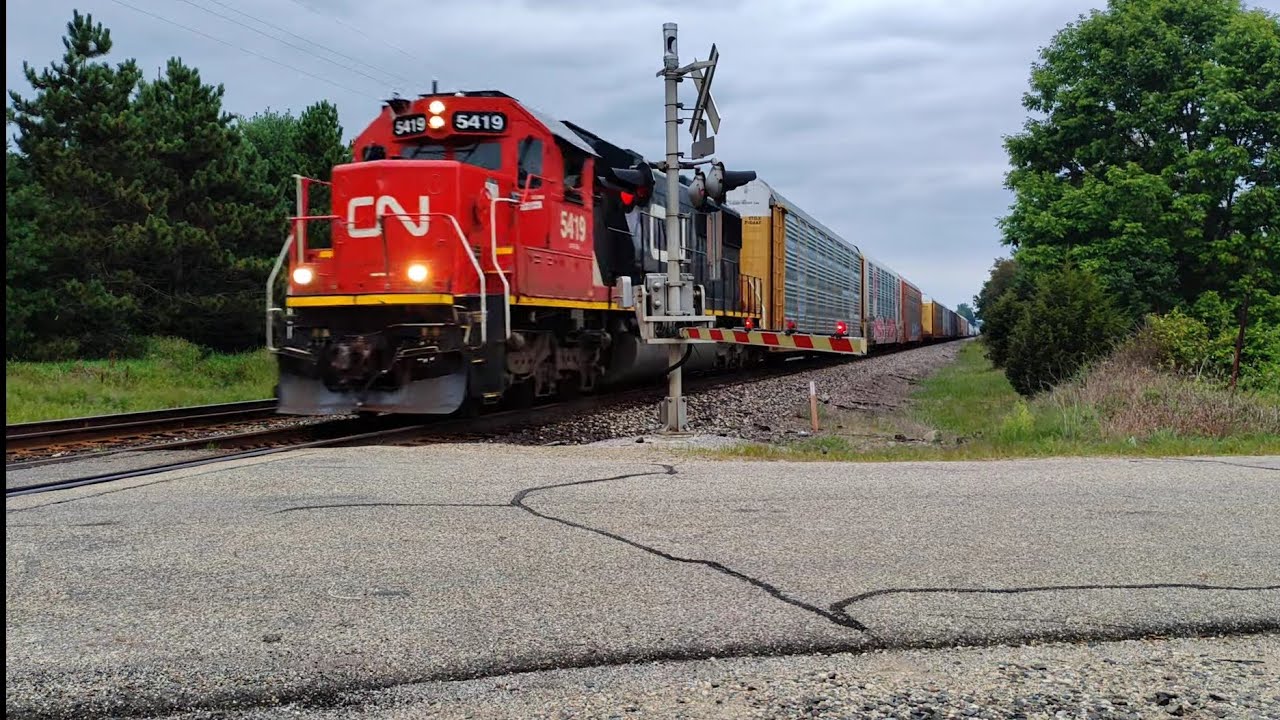 CN SD60 5419 Local Freight - YouTube
