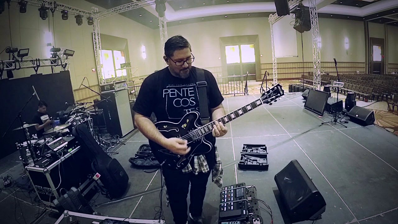 Chris Rocha Tocando La Guitarra LUX II - ANMIEK Instruments - YouTube