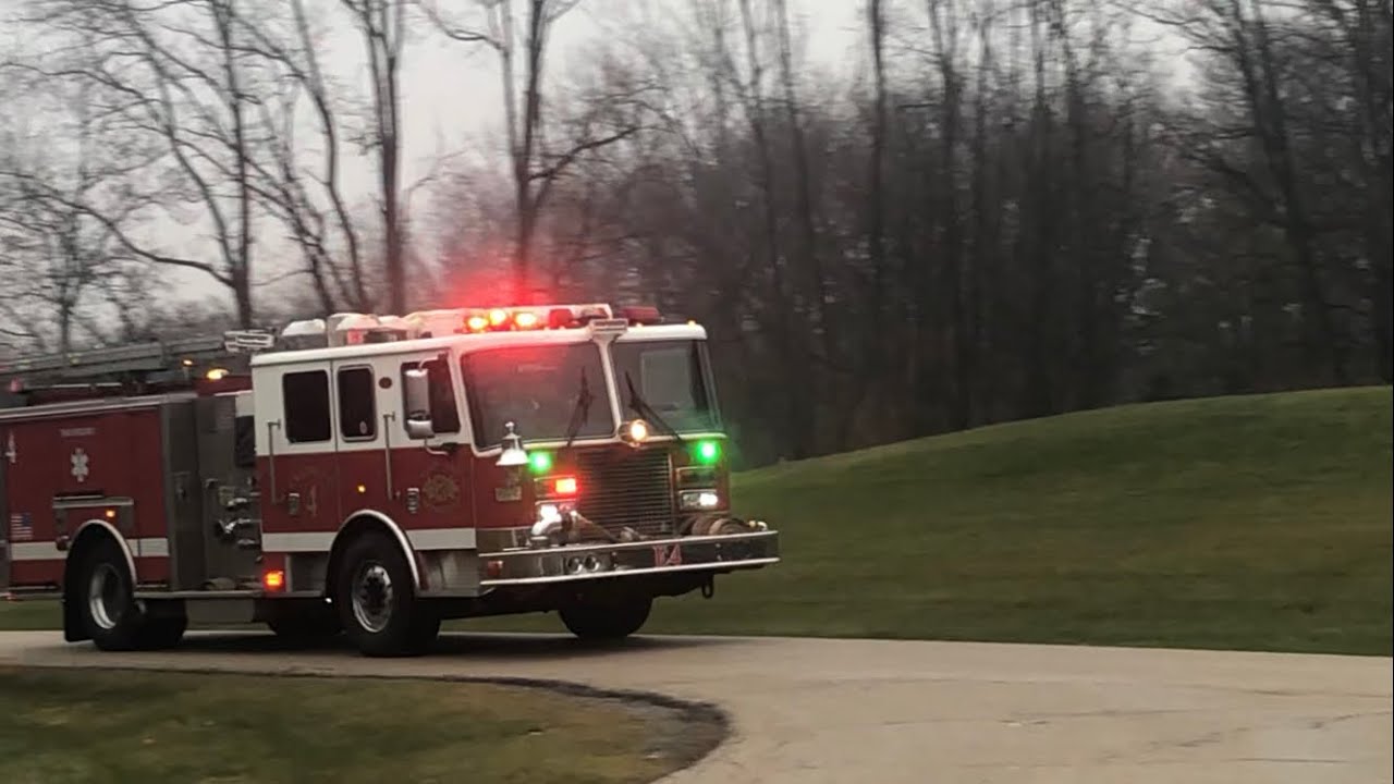 Elgin fire engine 4 and South Elgin spare engine 22 - YouTube