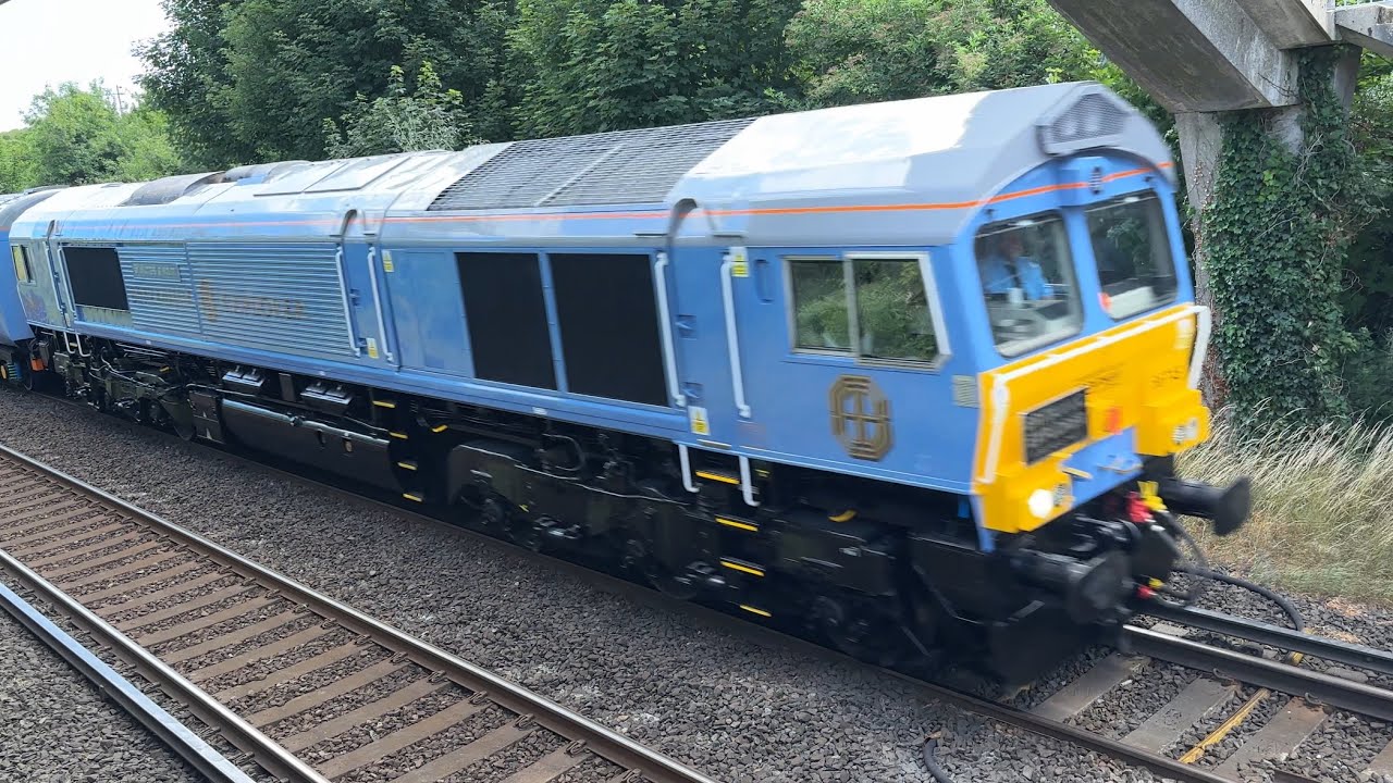 Class 66 | 66748 + 66744 | GB Railfreight - Belmond Britannic Explorer ...