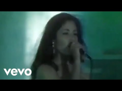 Selena - Itty Bitty Bubbles (From The Memorial Coliseum) - YouTube