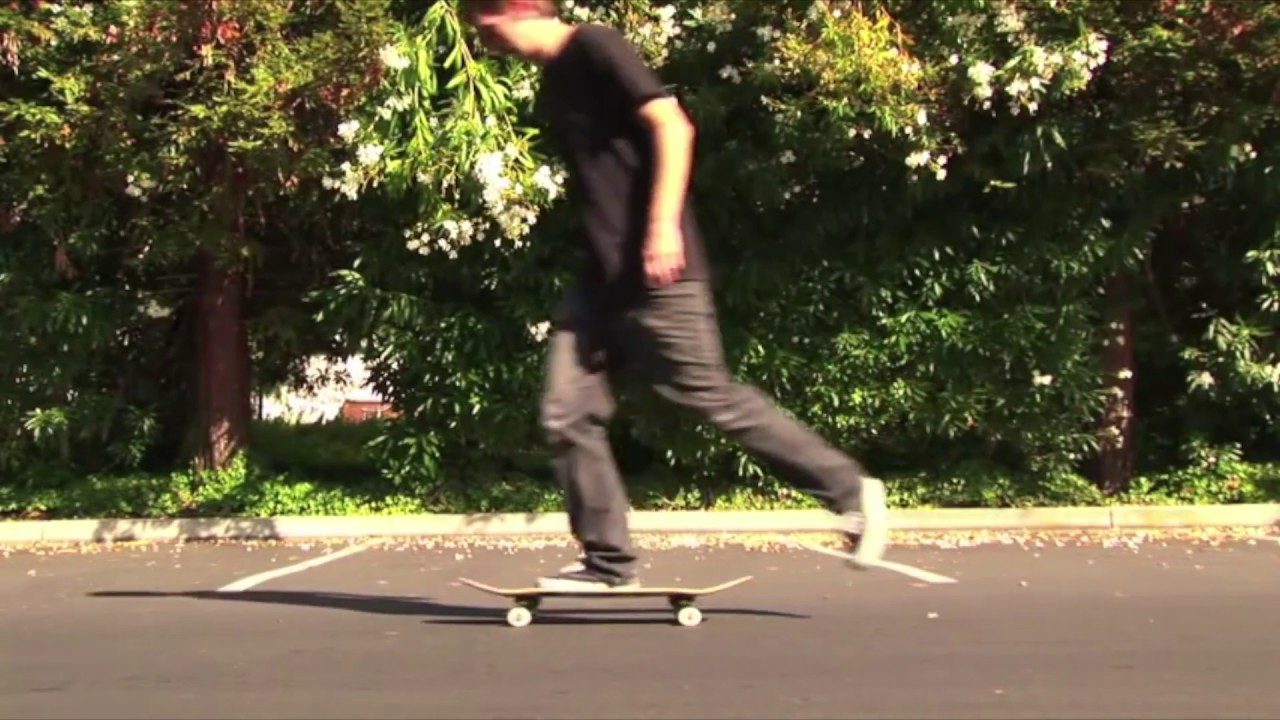 COMMENT POUSSER SUR UN SKATE - LE TUTO FACILE - YouTube