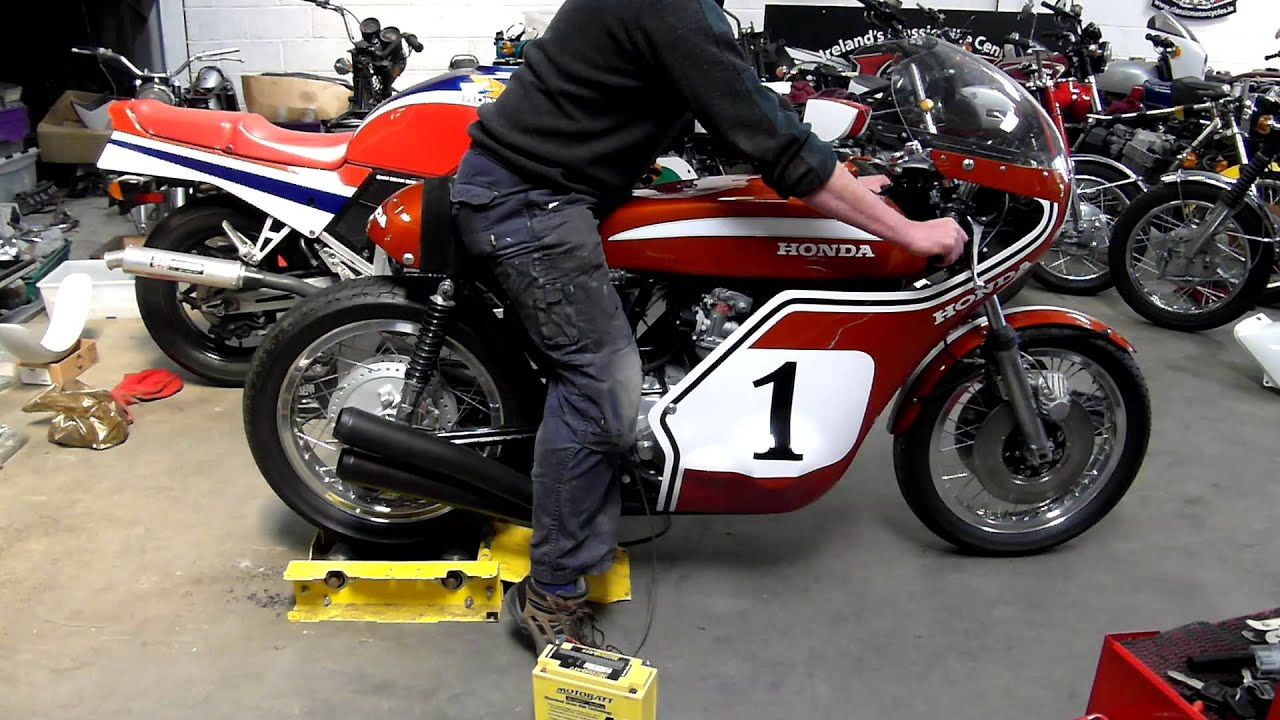 Honda CR 750 Race Bike START UP....WOW - YouTube