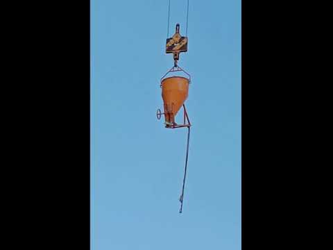 concrete bucket tower crane material shifting - YouTube