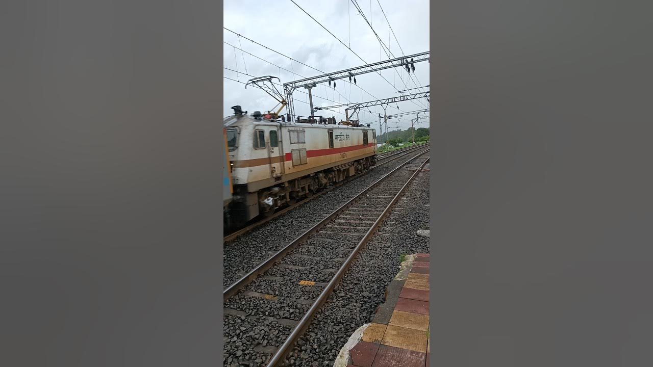 LGD WAP-7 with 17613 Panvel - Hazur Sahib Nanded Express Skipping Kamshet #indianrailways - YouTube