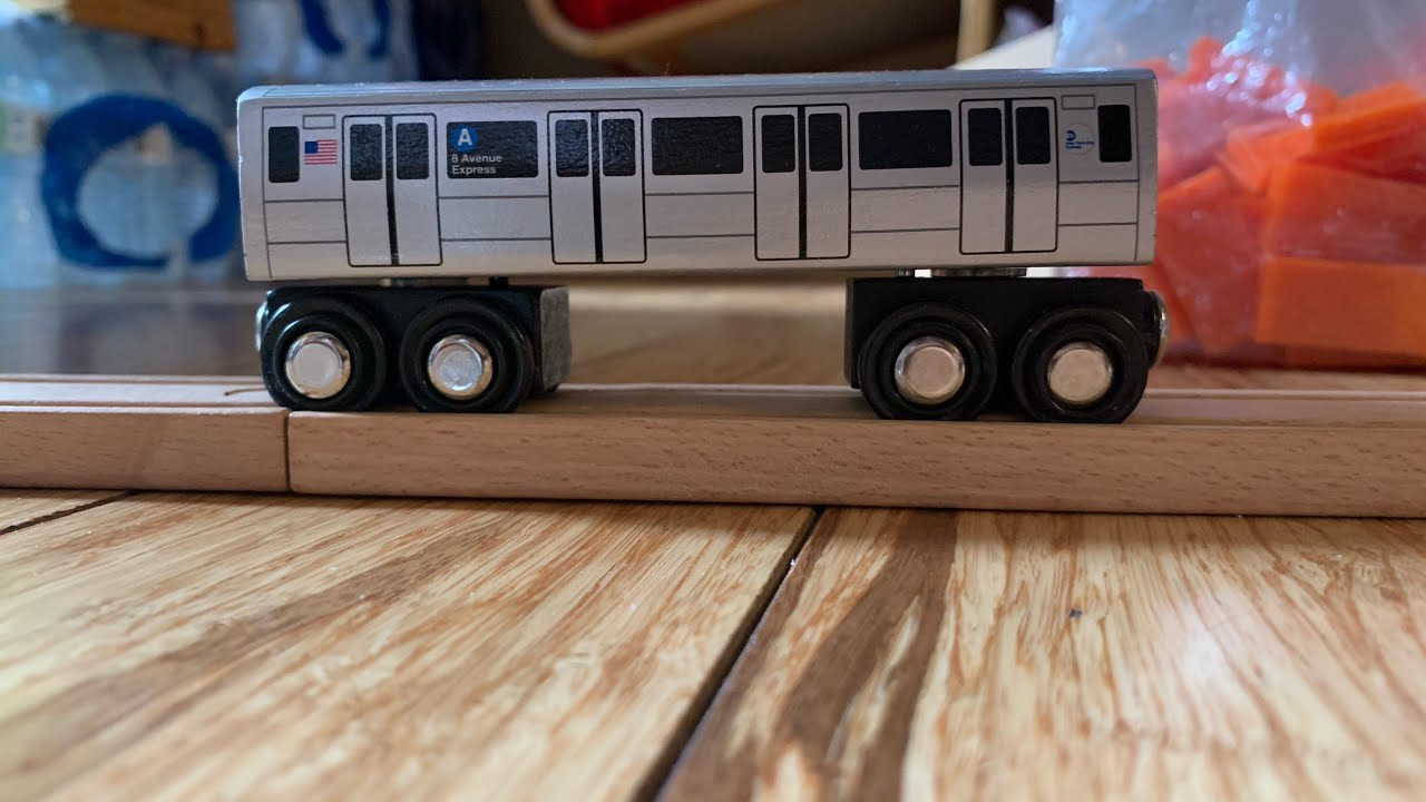 Munipals A train (Stop-Motion) - YouTube