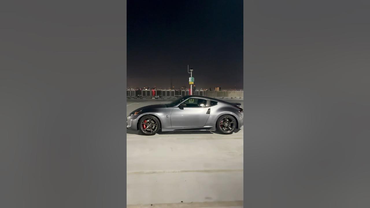大都市近郊のショッピングモールに停まるフェアレディZ Z34 - YouTube