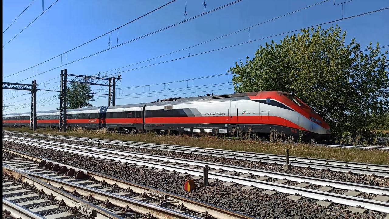 ETR 500 Frecciarossa in transito rapido a Sant'Ilario d'Enza [4K] - YouTube