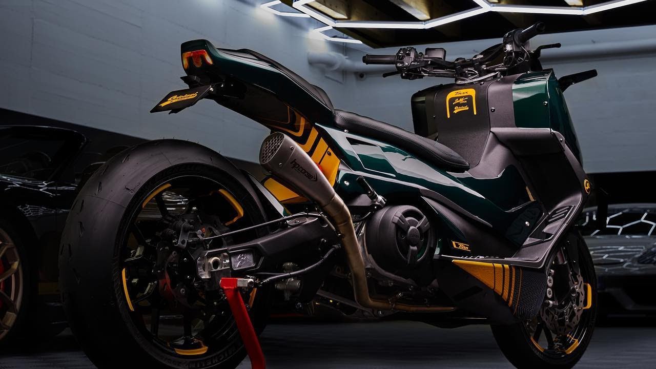 😈 Yamaha TMAX 560 Titan by Ortolani Customs - YouTube