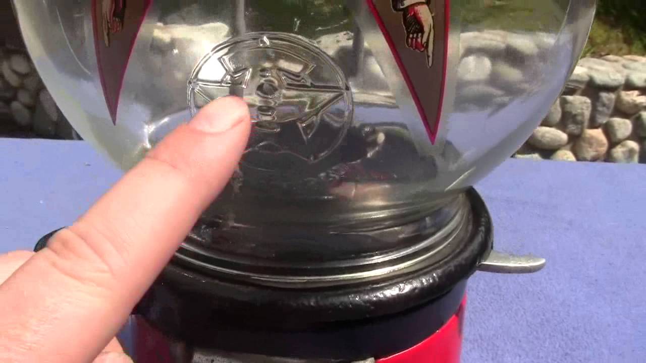 Columbus Gumball Machine Original with locks - YouTube