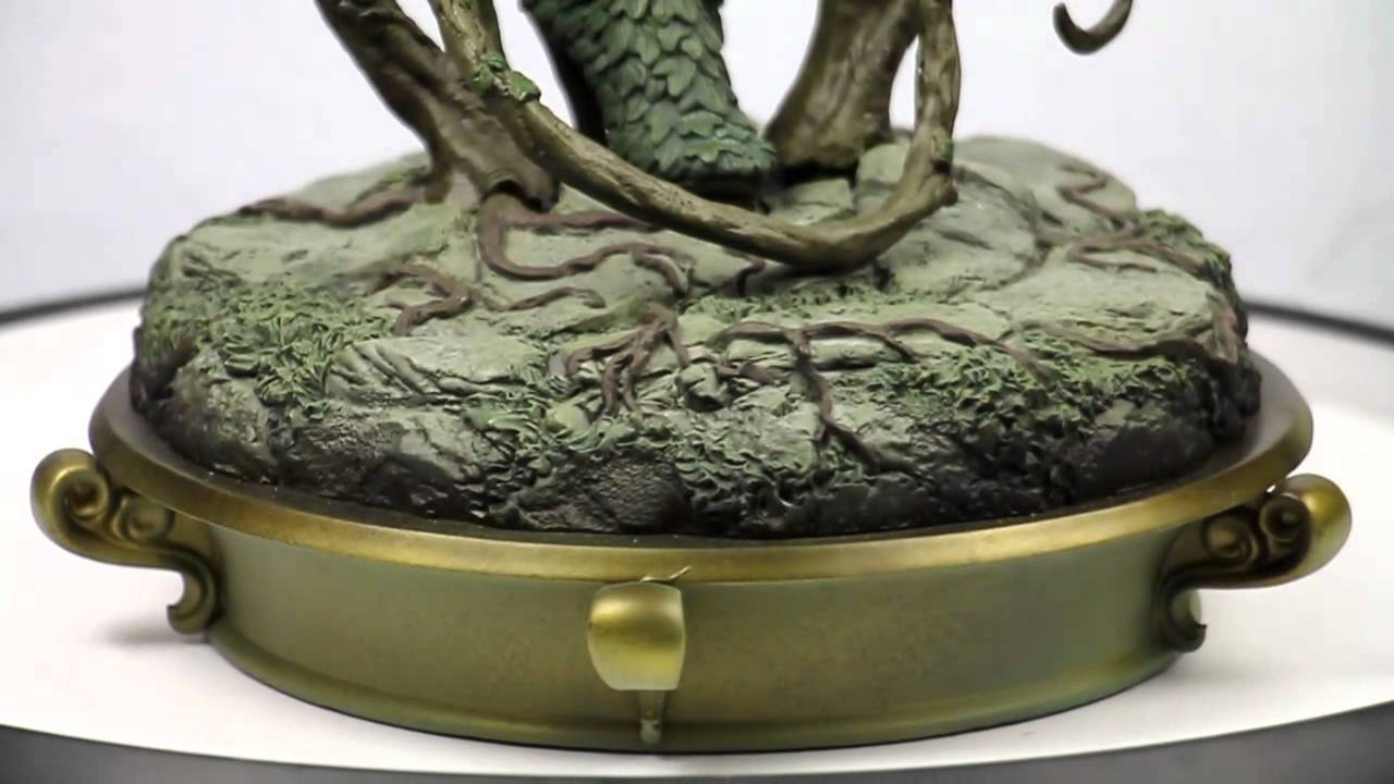 Sideshow Collectibles Poison Ivy Premium Format Exclusive statue review ...