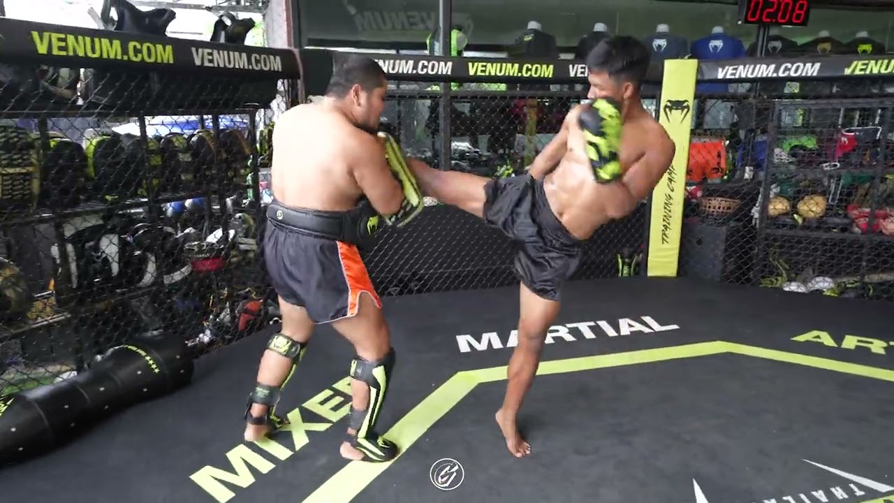 Venum Training Camp | Muay Thai Padwork #2 - YouTube