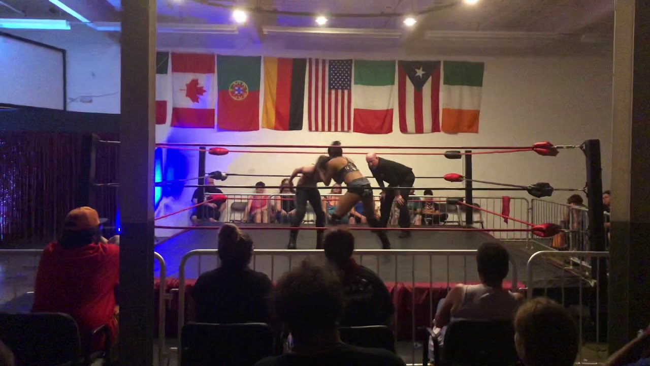 Amanda Fox vs Delmi Exo | RWA - YouTube