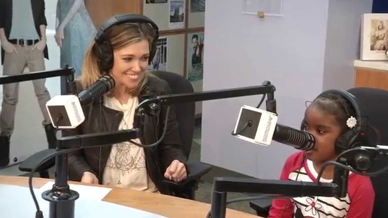 Rachel Platten Brings Her “Fight Song” to Seacrest Studios! - YouTube