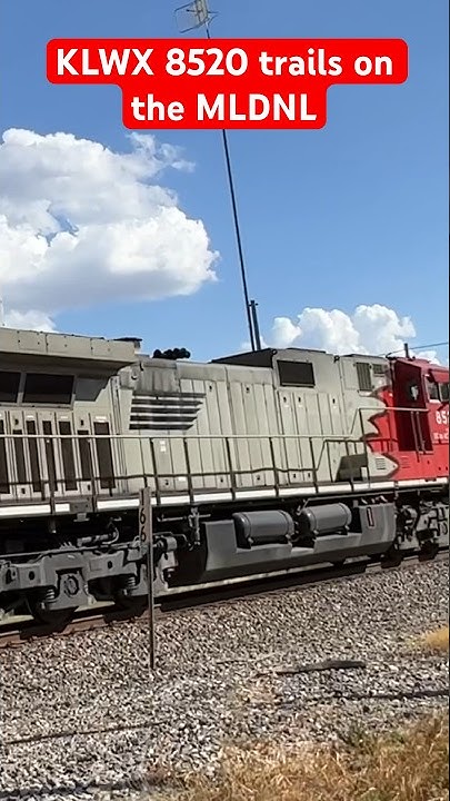 KLWX 8520 trails on the MLDNL at McNeil TX - YouTube