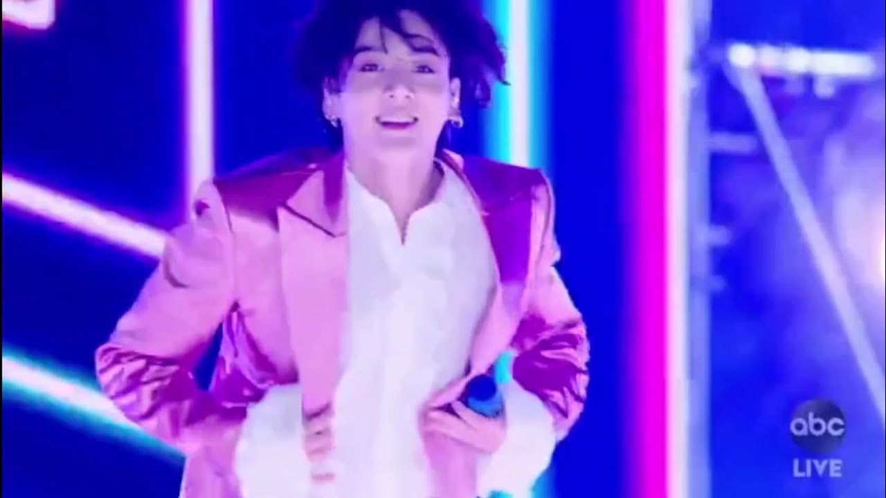 BTS DYNAMITE PERFOMANCE AMA'S 2020 - YouTube