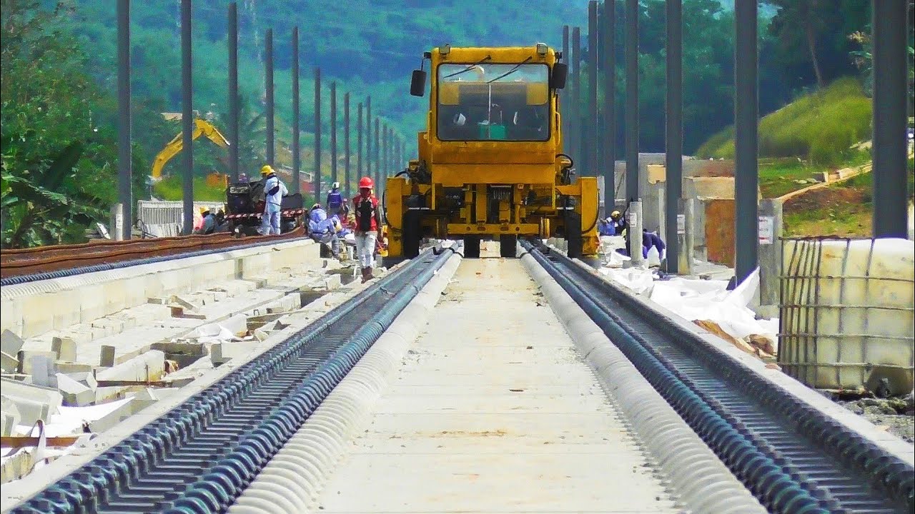 DIKEBUT...Kesibukan Di Jalur Slab Track Kereta Cepat | High Speed ...