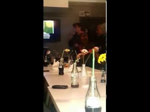 Karaoke Parti Cafe Altyazı