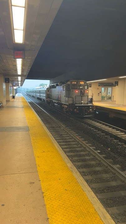 NJT Hoboken Bound GP40PH-2b #4206 - YouTube