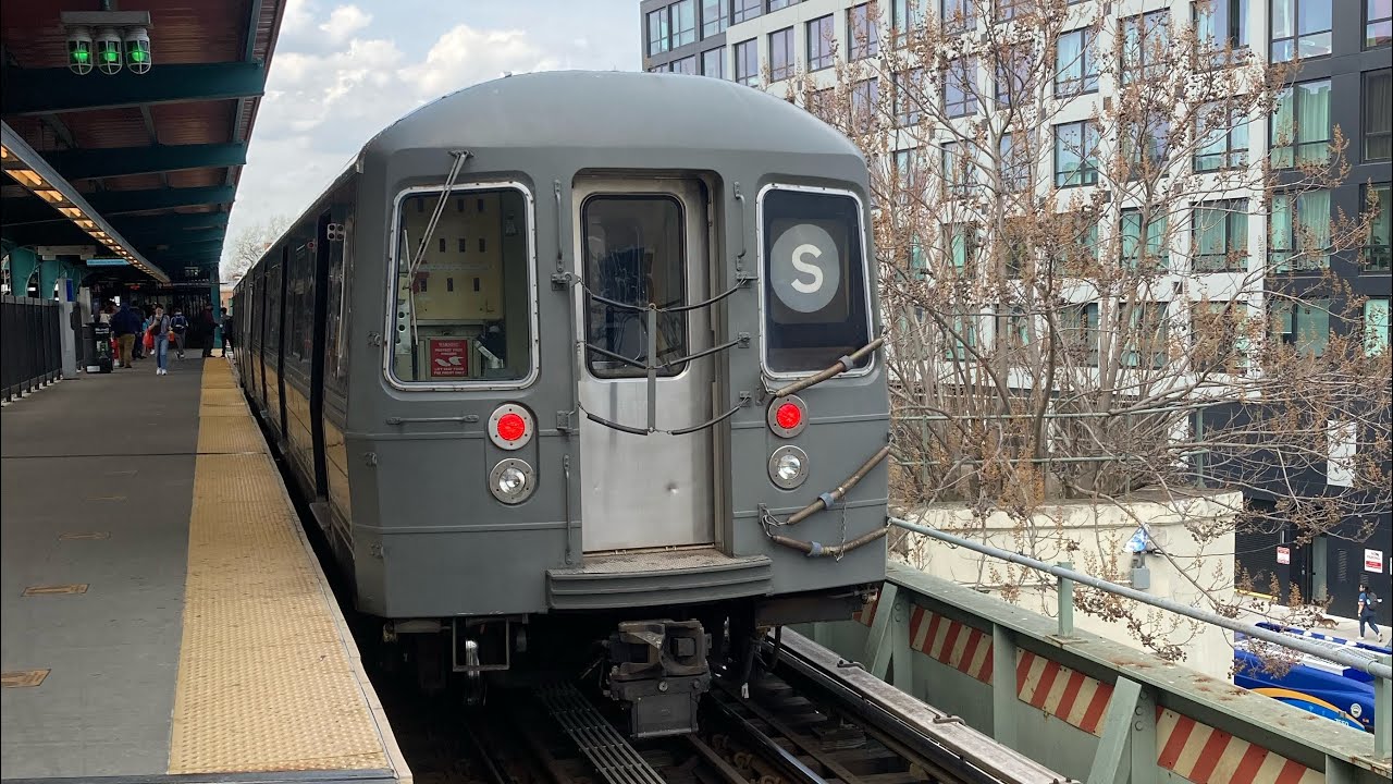 Franklin Avenue Shuttle Time lapse - YouTube
