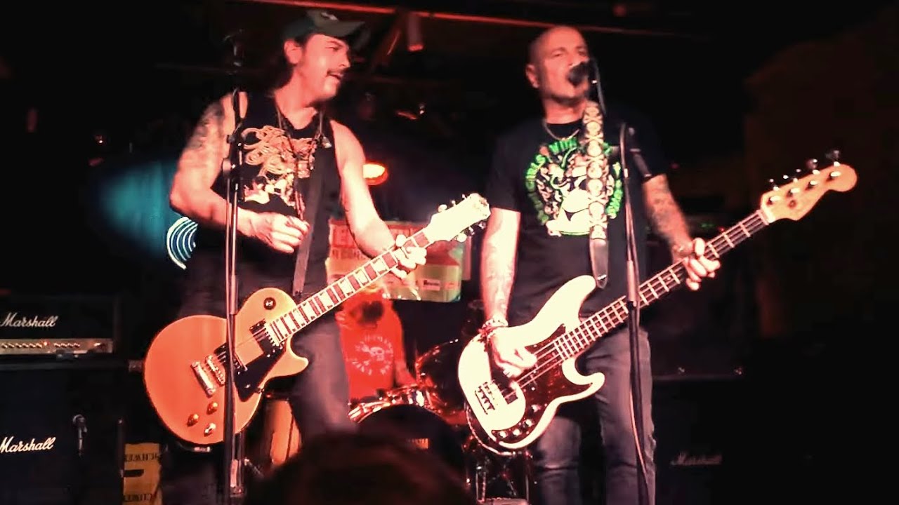 Commando 9mm - Jenny Jenny - Directo 27 12 2015 - YouTube