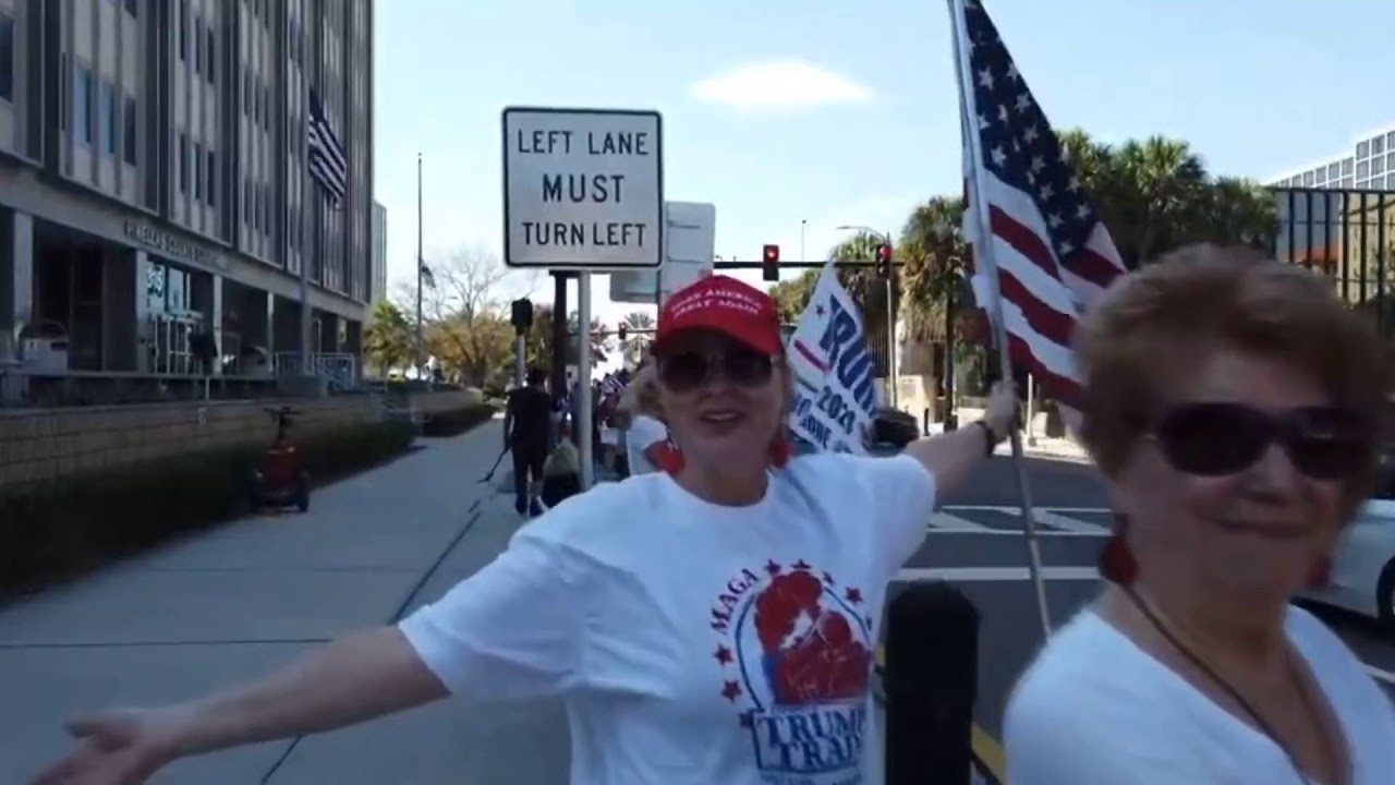 BUILD THE WALL Sign Waving - YouTube