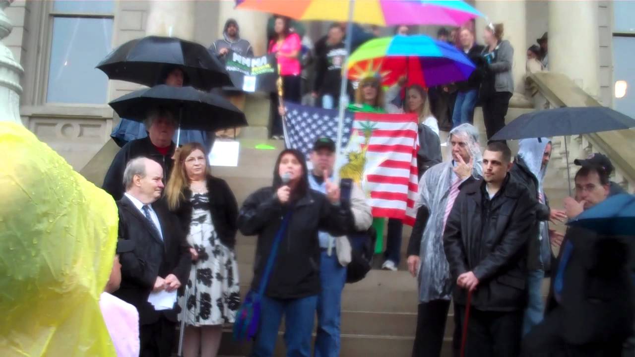 Michael Komorn and Charmie Gholson 5/25/11 Defending Michigans Medical ...