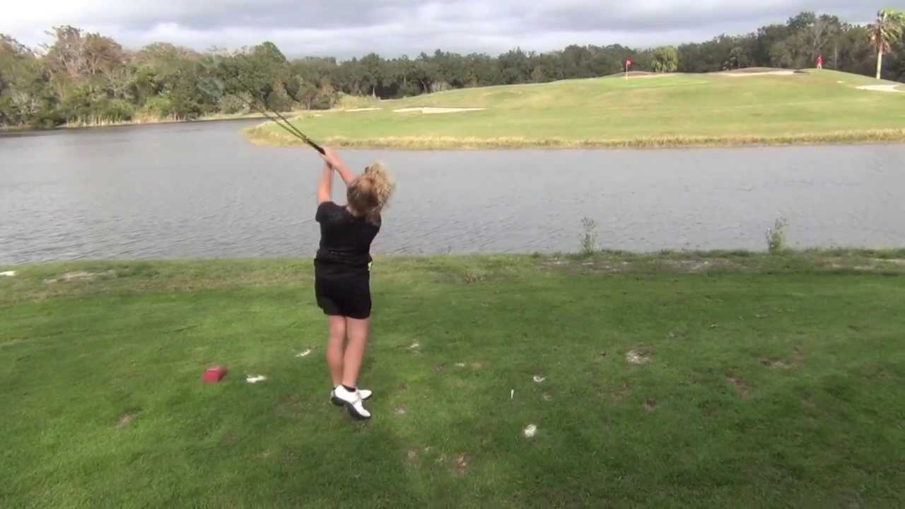 Bella Dovhey Pee Wee Golf Swing Contest - YouTube