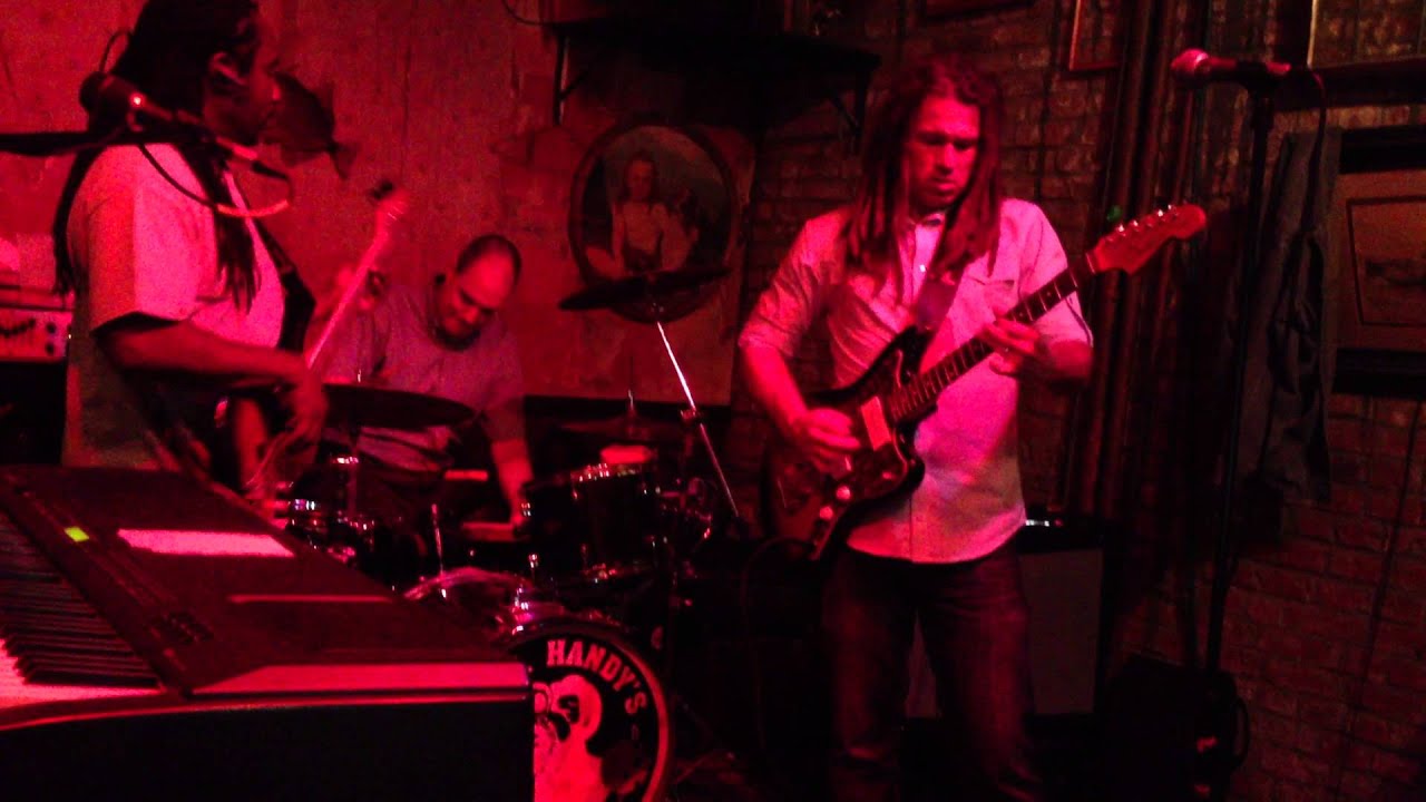 Humphries and Pat Dodd - YouTube