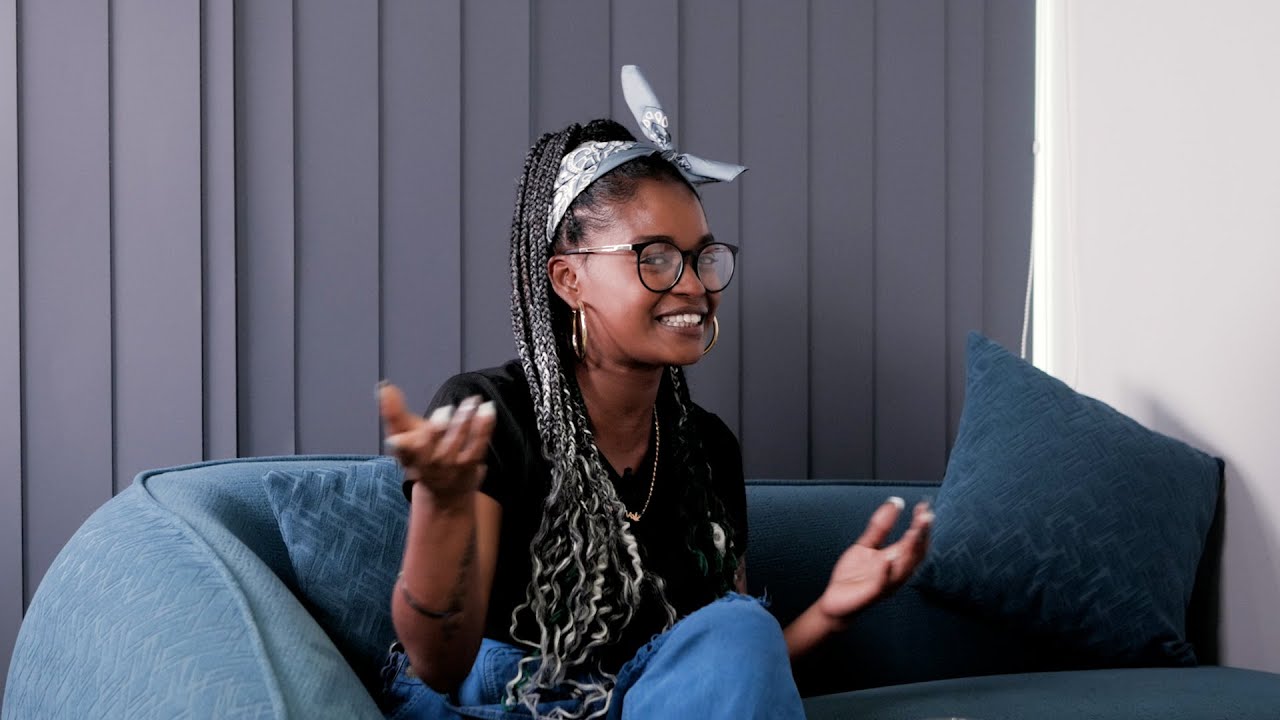 Portrait featuring Sayaa, singer - YouTube