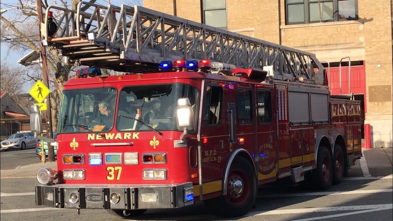 NEWARK FIRE DEPARTMENT LADDER 4, USING SPARE LADDER 37, RESPONDING ...