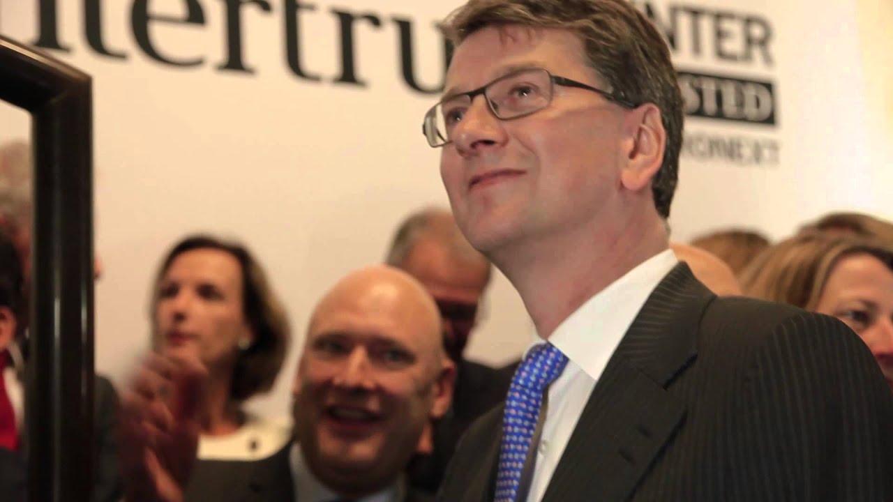 Intertrust viert IPO met gongslag - YouTube