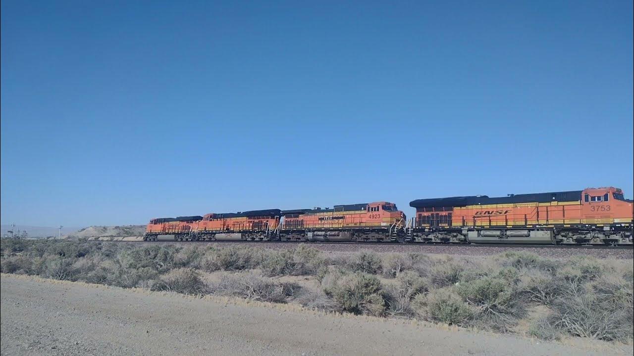 EB BNSF Manifest Train At Feat GECX Hodge Ca! #bigbossrailfanner - YouTube