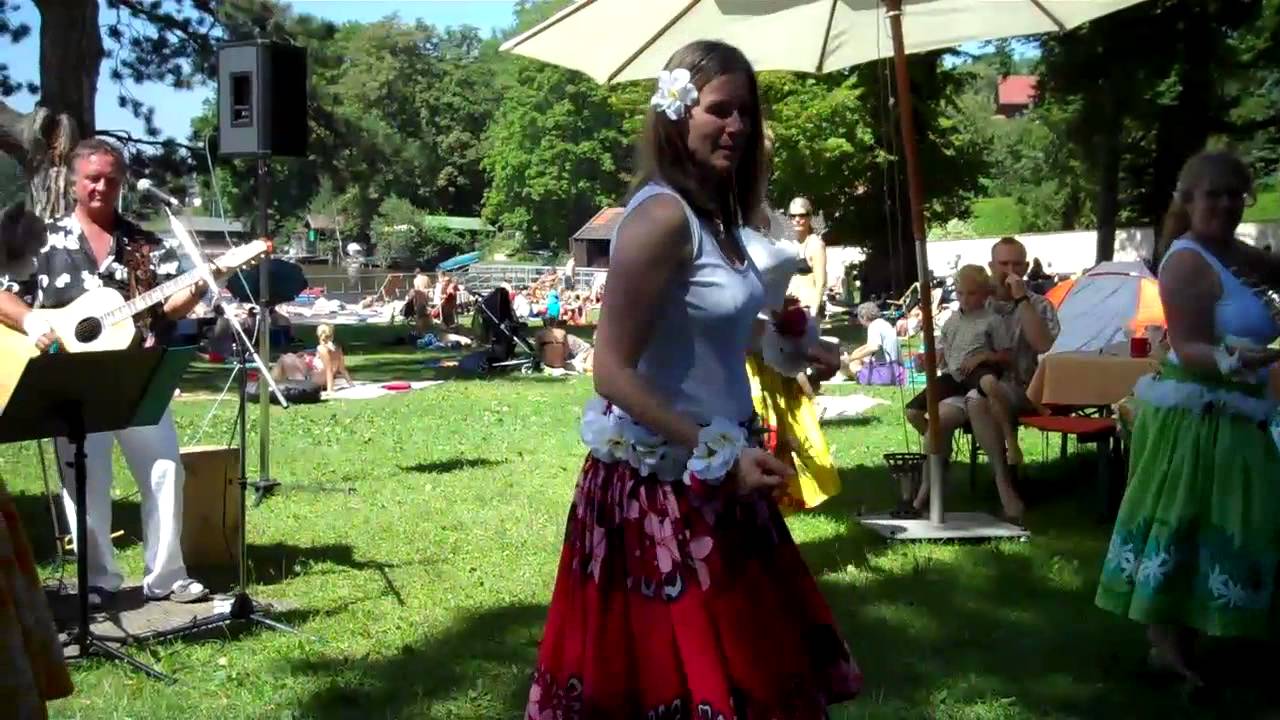 Little Brown Gal /w Hula Dancing - YouTube