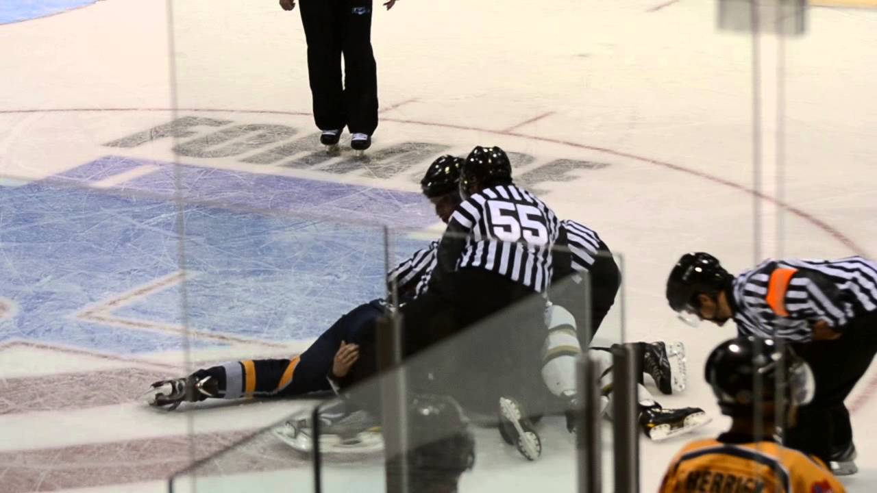 Combat / Fight Samuel Benoit vs Justin Cloutier, LNAH, 19-09-14 - YouTube