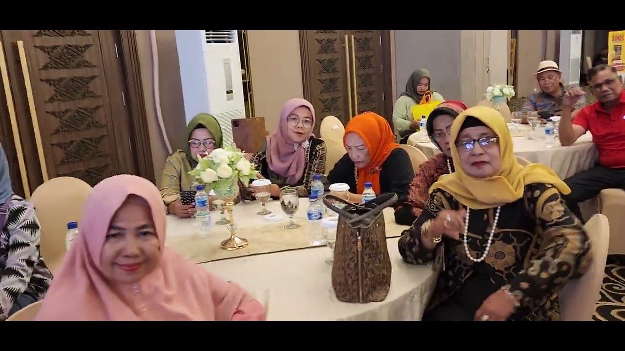 Ernie Johan Tolong Patenggangkan @Pertemuan Diaspora Minang dan Bundo ...